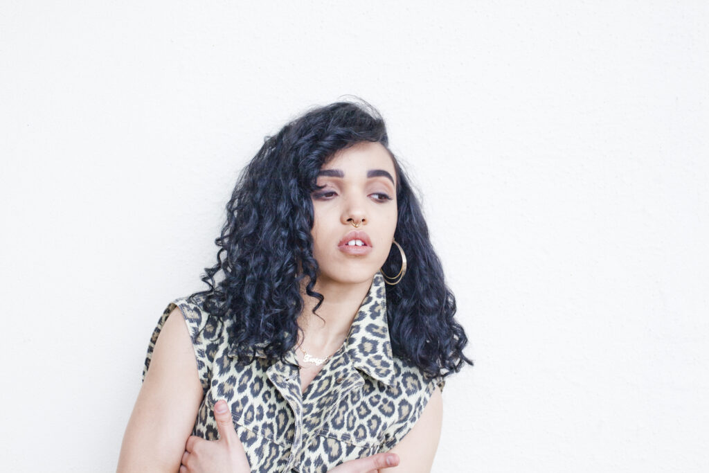 Finger Curls: A Step By Step Guide to From a Curl Expert [Video]