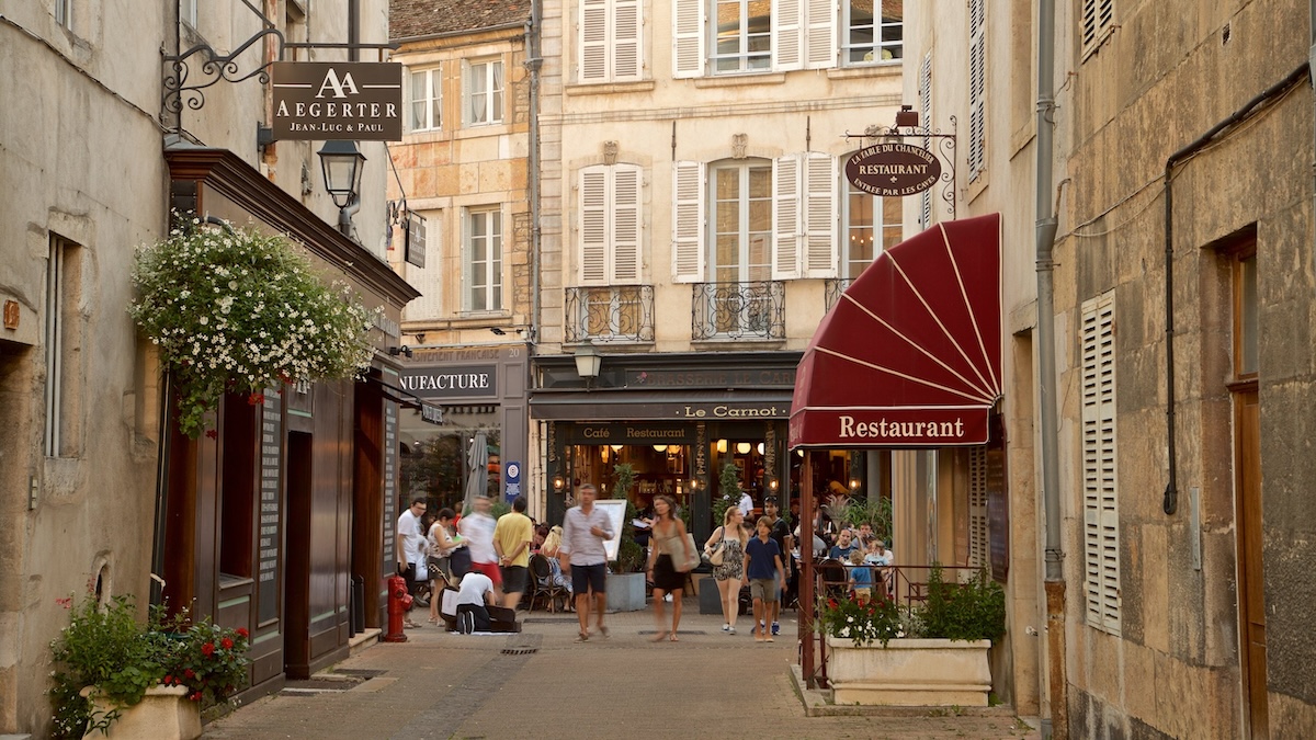 10 Charming French Countryside Towns to Visit - Naïra